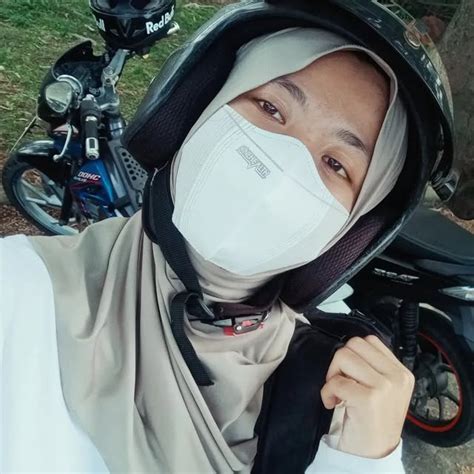 Hitam Putih Insansolo (@sendirinsansolo) • Threads, Say more