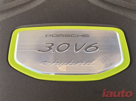 스포티한 Suv를 타다포르쉐 카이엔 E 하이브리드