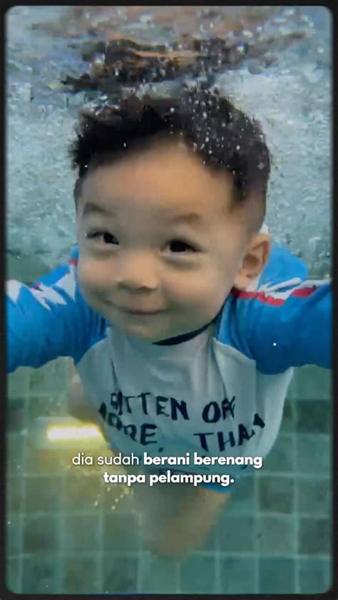 Nikita Willy Indra Aku Bangga Sekali Melihat Issa Sudah Pintar Berenang Di Usianya Yang Baru 2