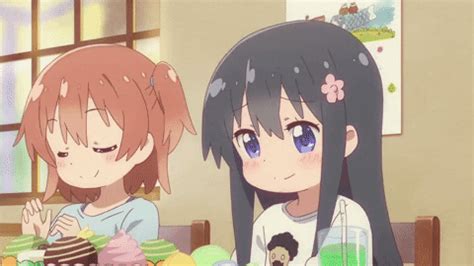 Find And Share On Giphy Eating  Giphy Watashi Ni Tenshi Ga Maiorita