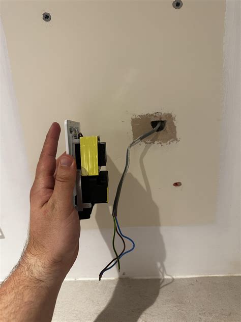 Fitting New Bathroom Socket Uk Rdiyelectronics