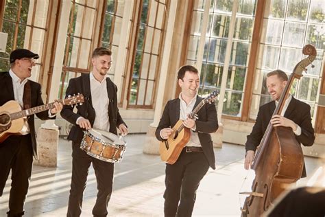 The Strollers Roaming Band Elm Agency Ltd Music For Events And Parties