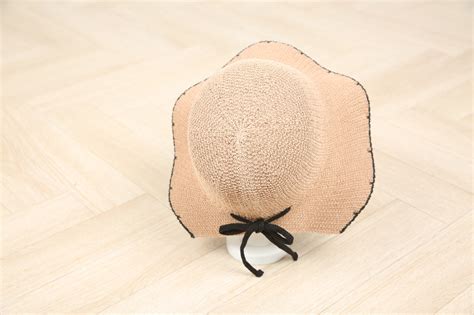 테두리 배색 끈 모자 미지니