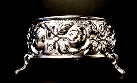 Vintage El De Uberti Italian Silverplate Floral Repousse Flower Frog