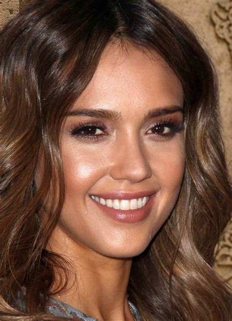 Jessica Alba Mager