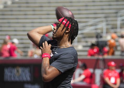 Its Been A Trying Senior Year For Donovan Smith But Uh Quarterback