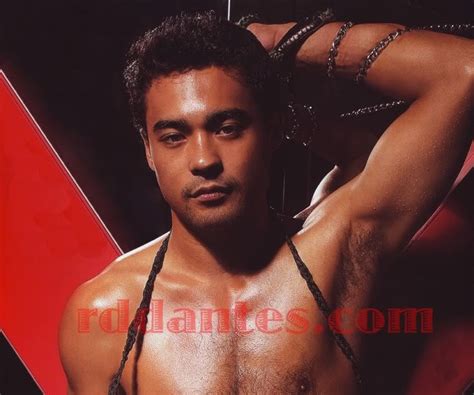 Sid Lucero Sexy Cosmo Men Photo