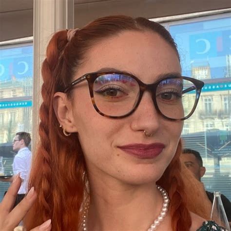 Ilo🦦 Ilona Bras • Threads Say More