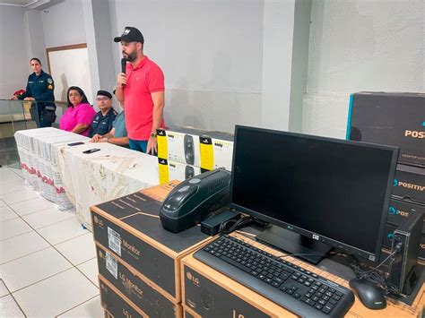Deputado Nim Barroso Entrega Equipamentos De Informática Para Polícia