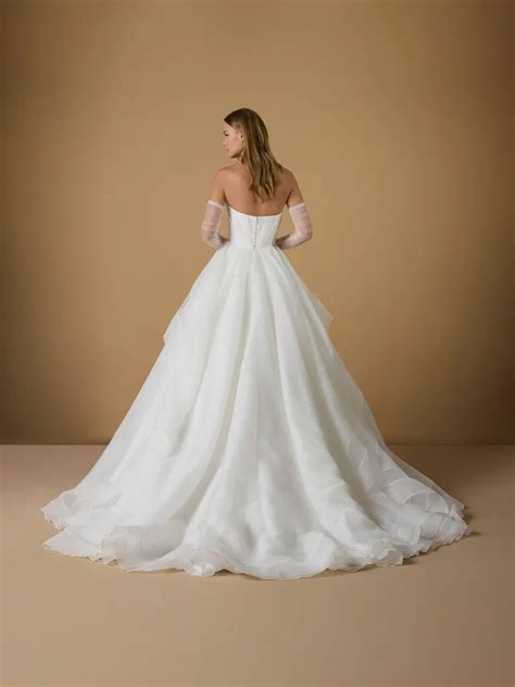 Genne Jenny And Gerrys Bridal Centre