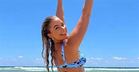 Shanna Moaklers Bikini Top Slips Off Wardrobe Malfunction Photos