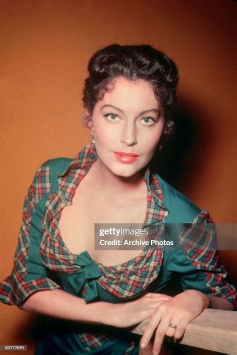 American Actress Ava Gardner Wearing A Plaid Top 1950s Fotografía De