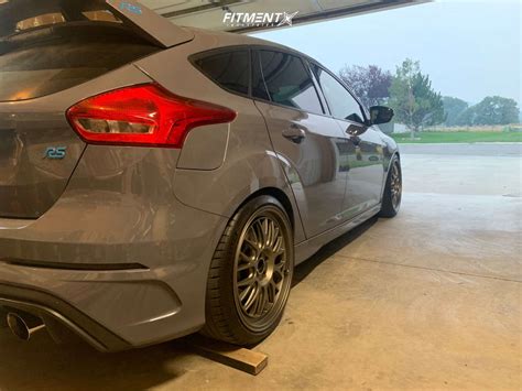 2017 Ford Focus Rs With 19x9 Fifteen52 Holeshot And Michelin 235x35 On