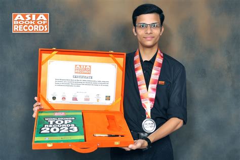 Maximum Alternate Fist Bumps Performed By Siblings In 30 Seconds Asia