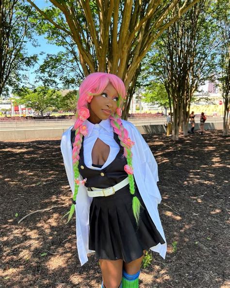 Stunning Mitsuri Kanroji Cosplay