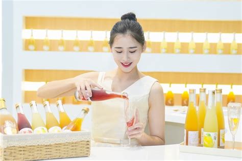 全国糖酒会闭幕，低度酒品牌“十七光年”再次出圈