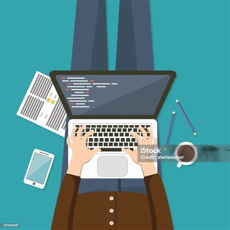 Pria Dengan Laptop Pemrograman Dan Kode Sumber Pengkodean Pengkodean Perangkat Lunak Pengujian