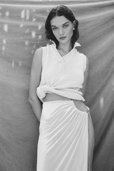Uniqe Fashion Forward Model In Bali
