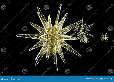 Estrela Iluminada Do Natal Foto De Stock Imagem De Lâmpada 63682750