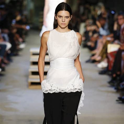 Kendall Jenner Acne She Gets Real About Dealing With Spots Glamour UK