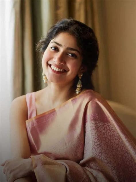 సరిలేరు నీకెవ్వరు నుంచి లియో వరకు వామ్మో సాయి పల్లవి ఇన్ని సినిమాలు రిజెక్ట్ చేసిందా