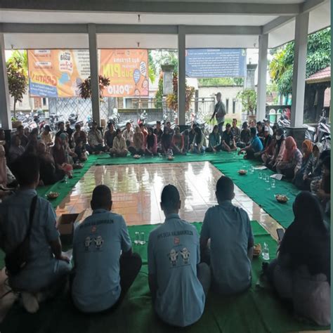 Anggota Kpps Kalibarukulon Mengikuti Simulasi Formulir C1 Jurnal News