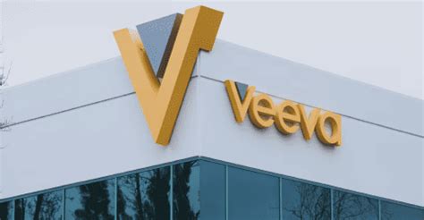 Veeva Vs Salesforce Which Crm To Choose For Healthcare In 2025