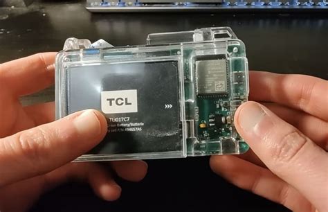 this diy pda has an e ink display esp32 processor and a thumb