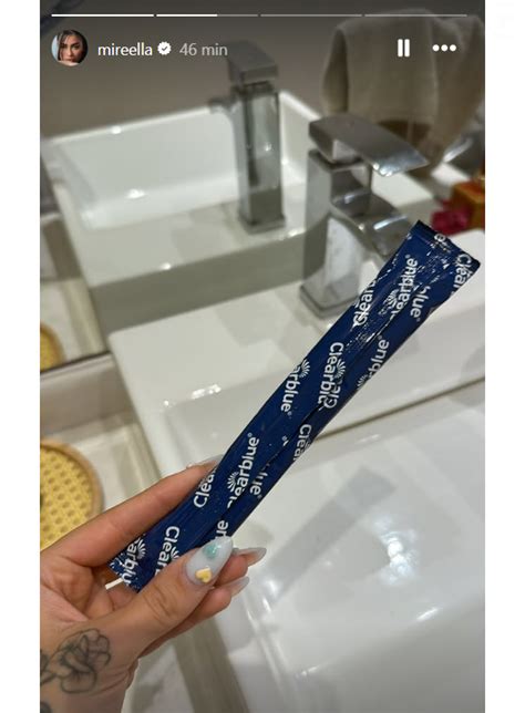 Foto Mc Mirella Surpreende Seguidores Ao Exibir Teste De Gravidez Nos