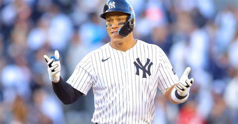 Mlb Yankees Aaron Judge Shares First Photo Of Daughter In Mothers Day Post For His Wife