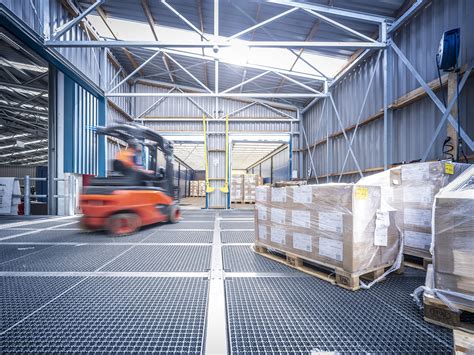 enhancing efficiency with cross docking its important role in supply