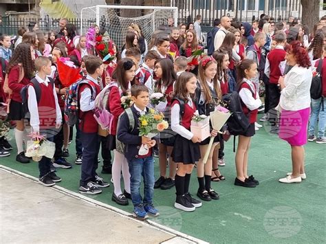 Общо 1567 ще бъдат първокласниците в община Сливен през новата учебна година Утро