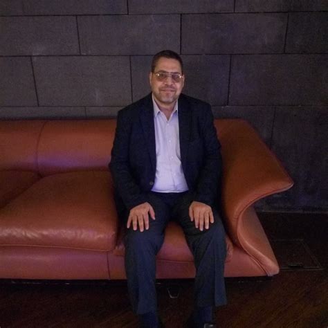 دعادل حسن عبد النور استشاري جلدية وتناسلية وليزر