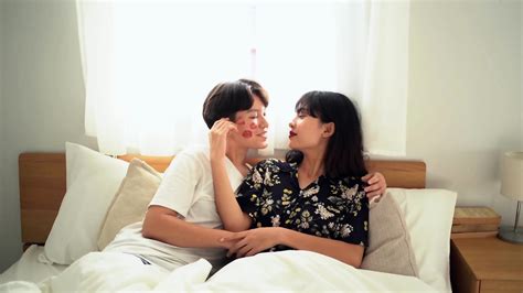 Lesbian Kiss Eporner