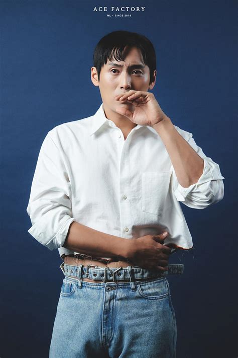 노날 On Twitter 확신의 여쿨같은데 트루인지 라이트인지 감이 안오네 누가 최머훈한테 연한 하늘색~보라색 파스텔톤 좀 입혀봐요