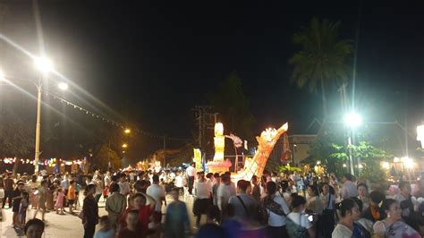 ໄຫຼເຮືອໄຟ Youtube