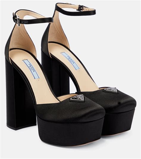Black Platform Pumps