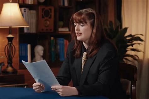 Snl” Alum Chloe Troast Says Live Comedy Helped Her ‘regain Her Voice