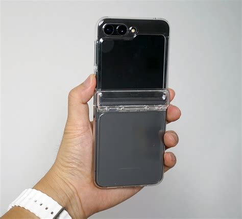 갤럭시z 플립5 슈피겐 힌지 보호되는 씬핏프로 투명 케이스 추천