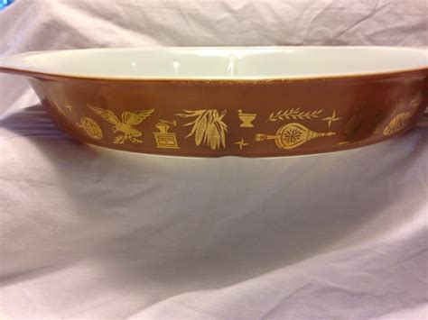 Pyrex Split Serving Dish Early American Design Haute Juice