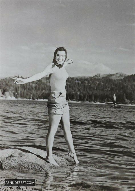 ELLEN DREW Feet AZNudeFeet