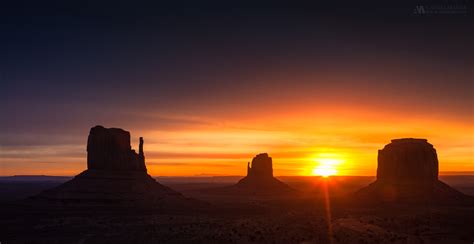 Gallery Monument Valley Sunrise 01 1 Dystalgia Aurel Manea Art