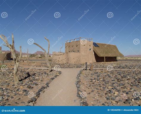 Casa En El Desierto Estado Humano Foto De Archivo Imagen De Parque