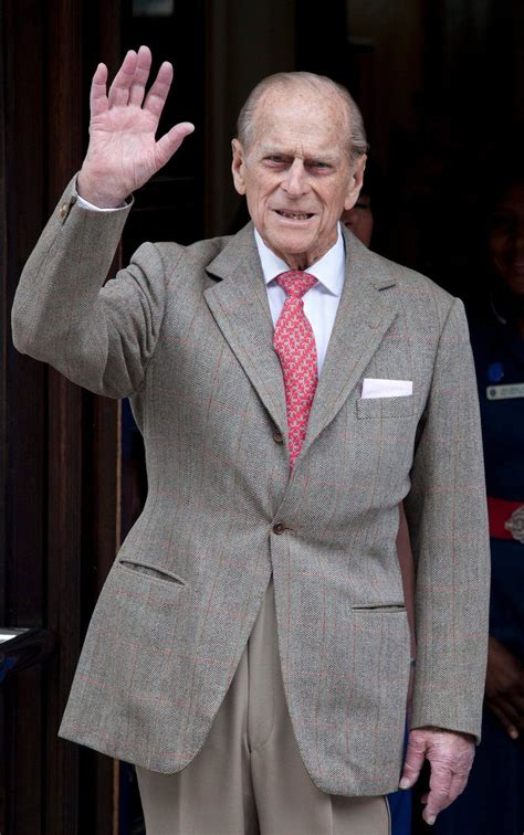 Galerie Sex S Nezletilou A Porno Prince Philipa Po Boku Královny Nahradí Nezvedený Synek