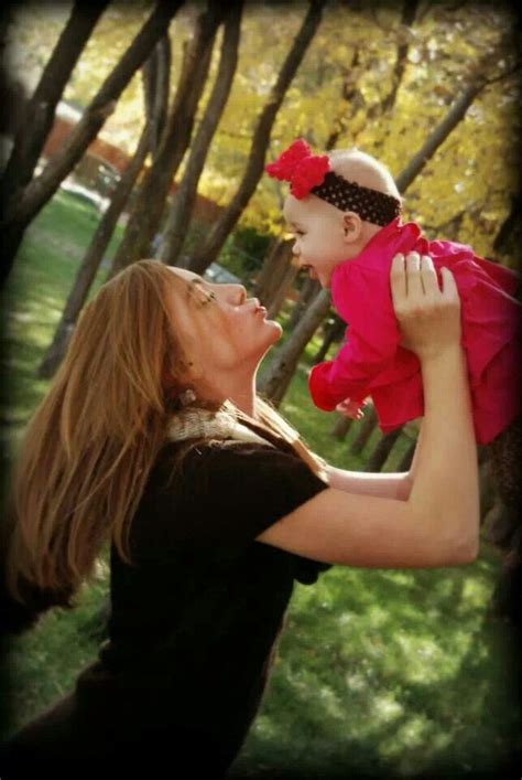 Sister Kisses Couple Photos Photo Couples