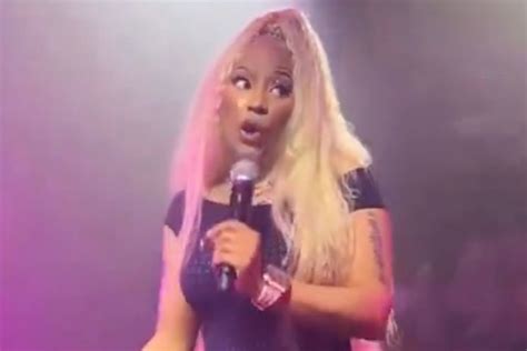 Nicki Minaj Abruptly Stops Starships Performance I Dont Perform