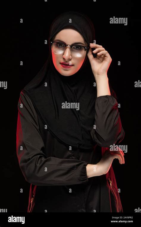 Xénobiotique Exemple Headscarf Hijab With Glasses