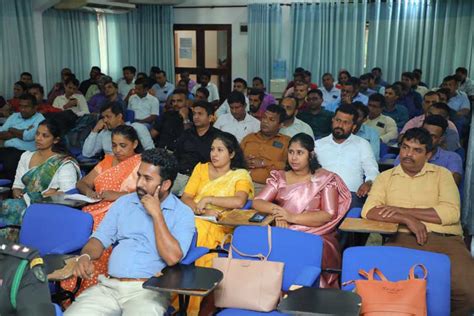 වී ගබඩා අඩුපාඩු නසන්න ත්‍රිවිධ හමුදා තාක්ෂණික සහය Lankadeepa Online