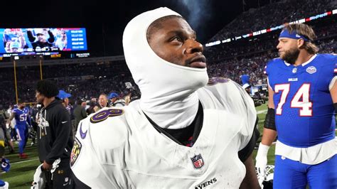 Lamar Jackson Apologies For Shoving Fan After Head Slap Celebration I Just Forgot Where I Was