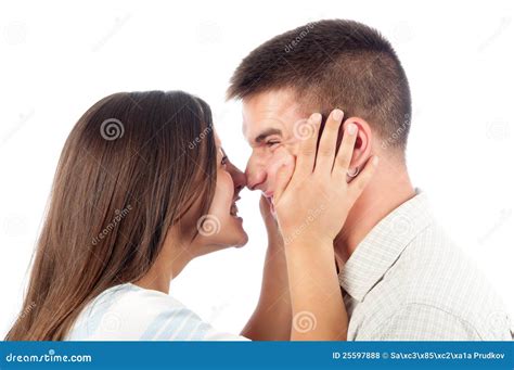 Pares Jovenes En El Amor Que Se Divierte Aislados En Blanco Foto De Archivo Imagen De